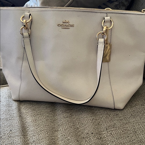 Coach | Bags | Coach Ivory Leather Shoulder Bag With Gold Accents ...